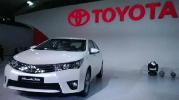 Toyota Corolla Altis unveiled