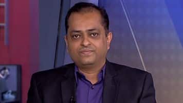Buy gold, crude & sell copper: Ravindra Rao