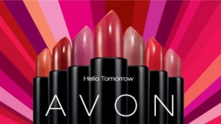 Avon to cut 2,500 jobs, move headquarters to Britain