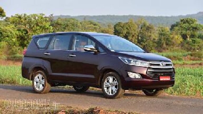 Image gallery: 2016 Toyota Innova Crysta