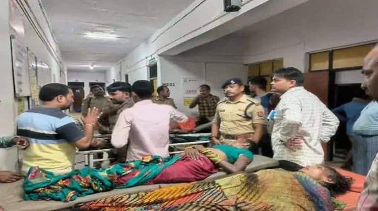 कानपुर के घाटमपुर में ट्रैक्टर-ट्रॉली तालाब में गिरी, 27 लोगों की मौत ...