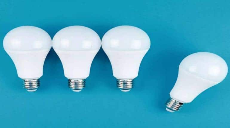 Business Idea: सिर्फ 50,000 रुपये में शुरू करें LED बल्ब बनाने का ...