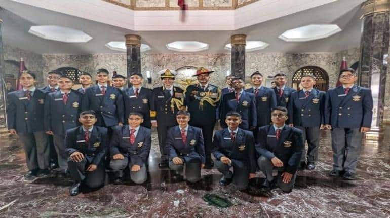 NDA की महिला कैडेट्स के पहले बैच की सामने आई तस्वीरें, मिलिट्री-स्टाइल ...