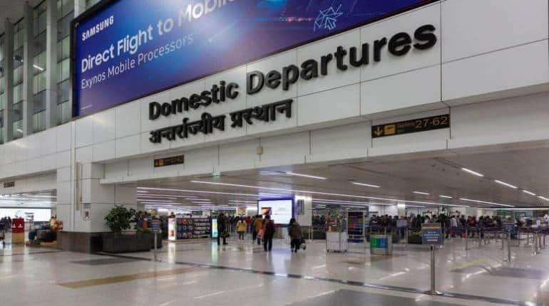 Pee-Gate: अब दिल्ली एयरपोर्ट पर नशे में धुत शख्स ने खुले में किया पेशाब ...