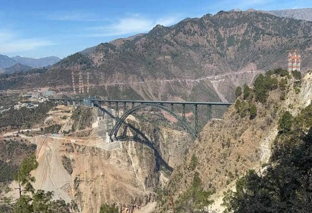Chenab Rail Bridge: दुनिया का सबसे ऊंचा रेलवे पुल बनकर तैयार, अब लोग ...