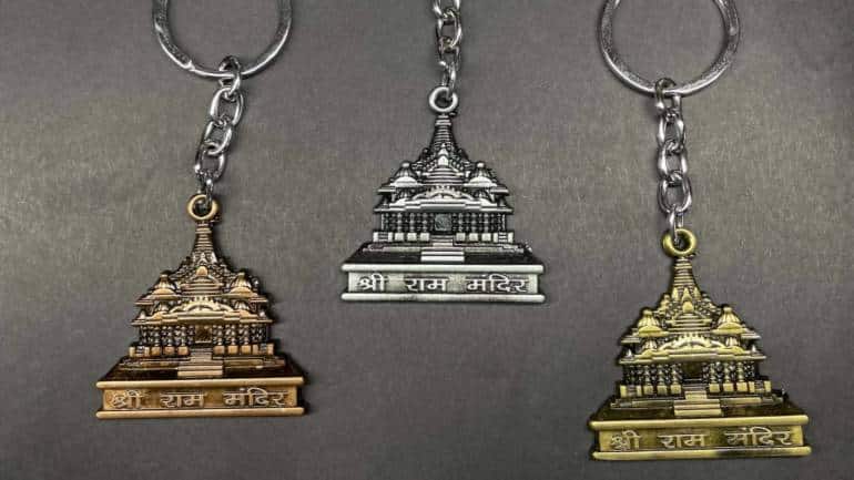 Ram Mandir Inaugration: चाभी का छल्ला, कड़ा, मूर्तियां, अयोध्या की ...