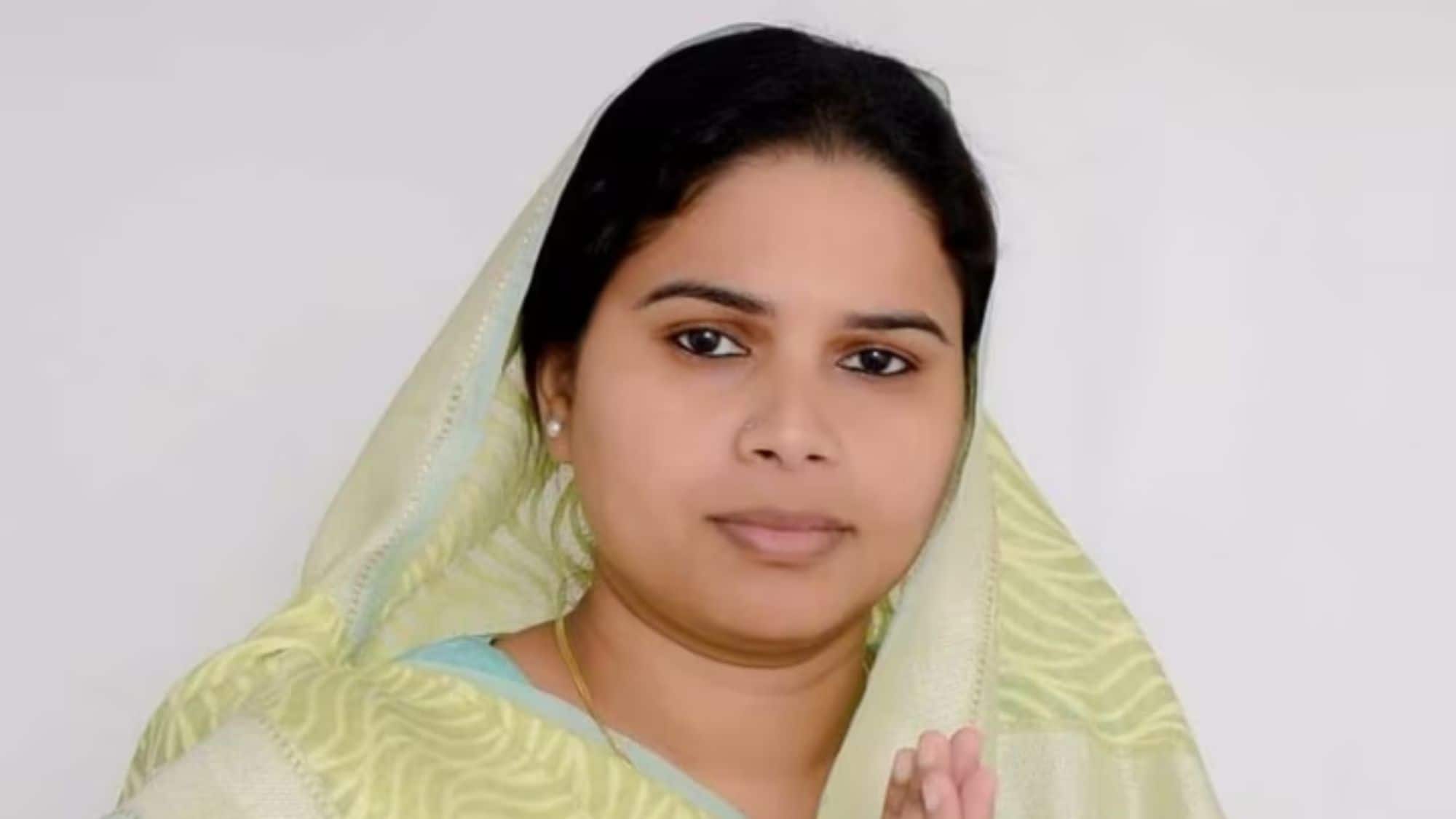 UP उपचुनाव: कौन हैं पूजा पाल, '10 दिन की शादी', 20 साल की पॉलिटिक्स, BSP-SP से लेकर BJP तक 360 ...