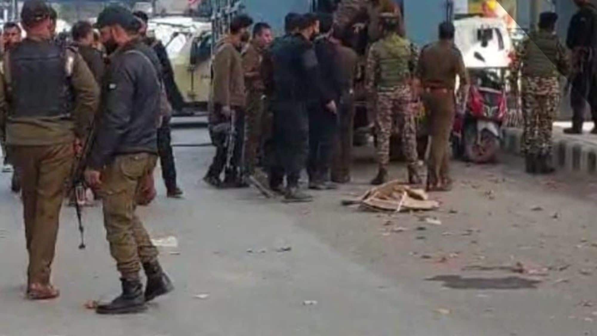 Srinagar Grenade Attack: श्रीनगर के संडे बाजार में ग्रेनेड अटैक, 10 लोग ...