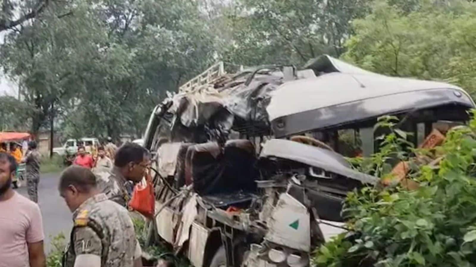 Deoghar Road Accident: झारखंड के देवघर में बड़ा हादसा, बस और ट्रक की ...