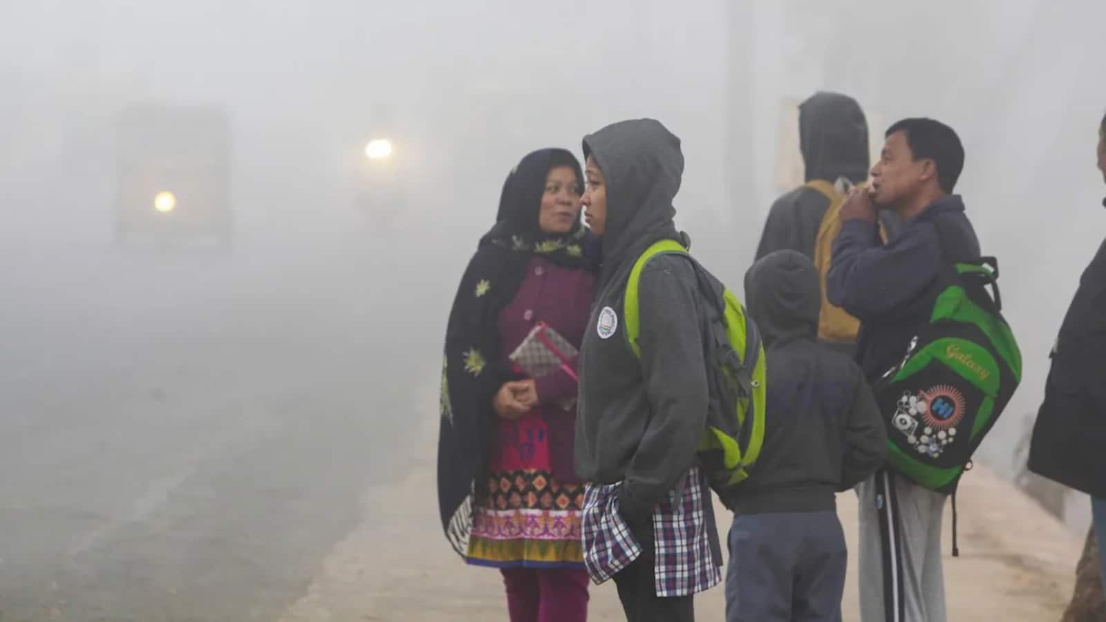 Delhi weather: दिल्ली में कड़ाके की ठंड का कहर, तापमान 2.3 डिग्री तक ...