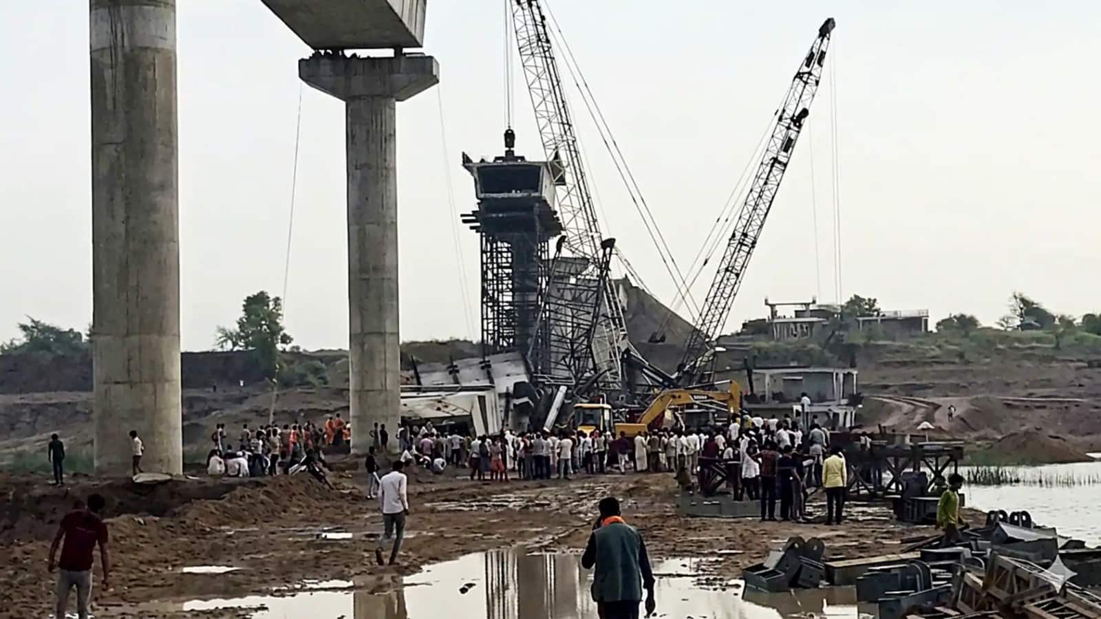 Hamirpur Bridge Collapse: यूपी के हमीरपुर में बड़ा हादसा, बेतवा नदी पर ...