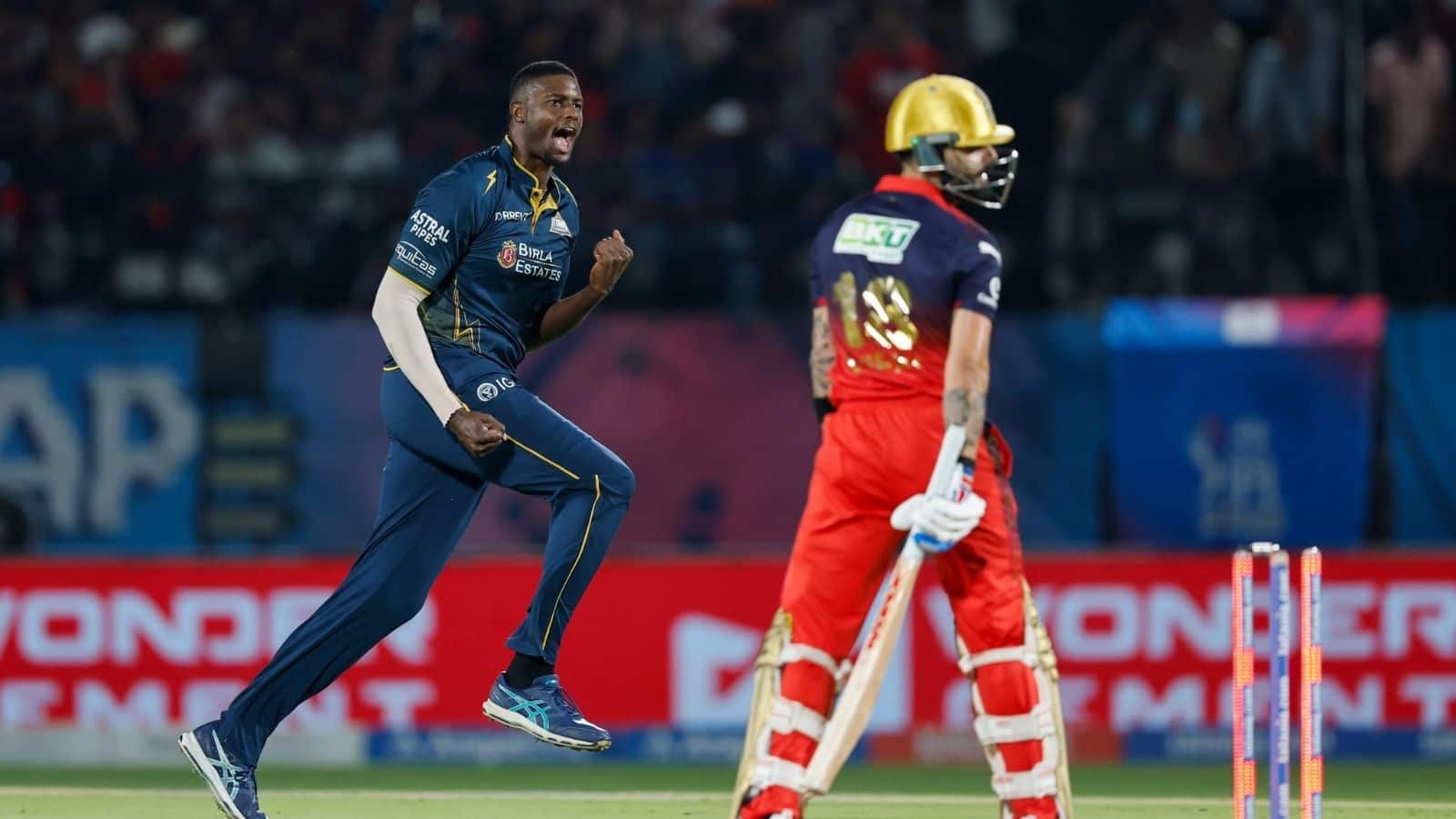 RCB vs GT IPL 2026 Match Live Score: आरसीबी के तूफान को लगा ब्रेक ...