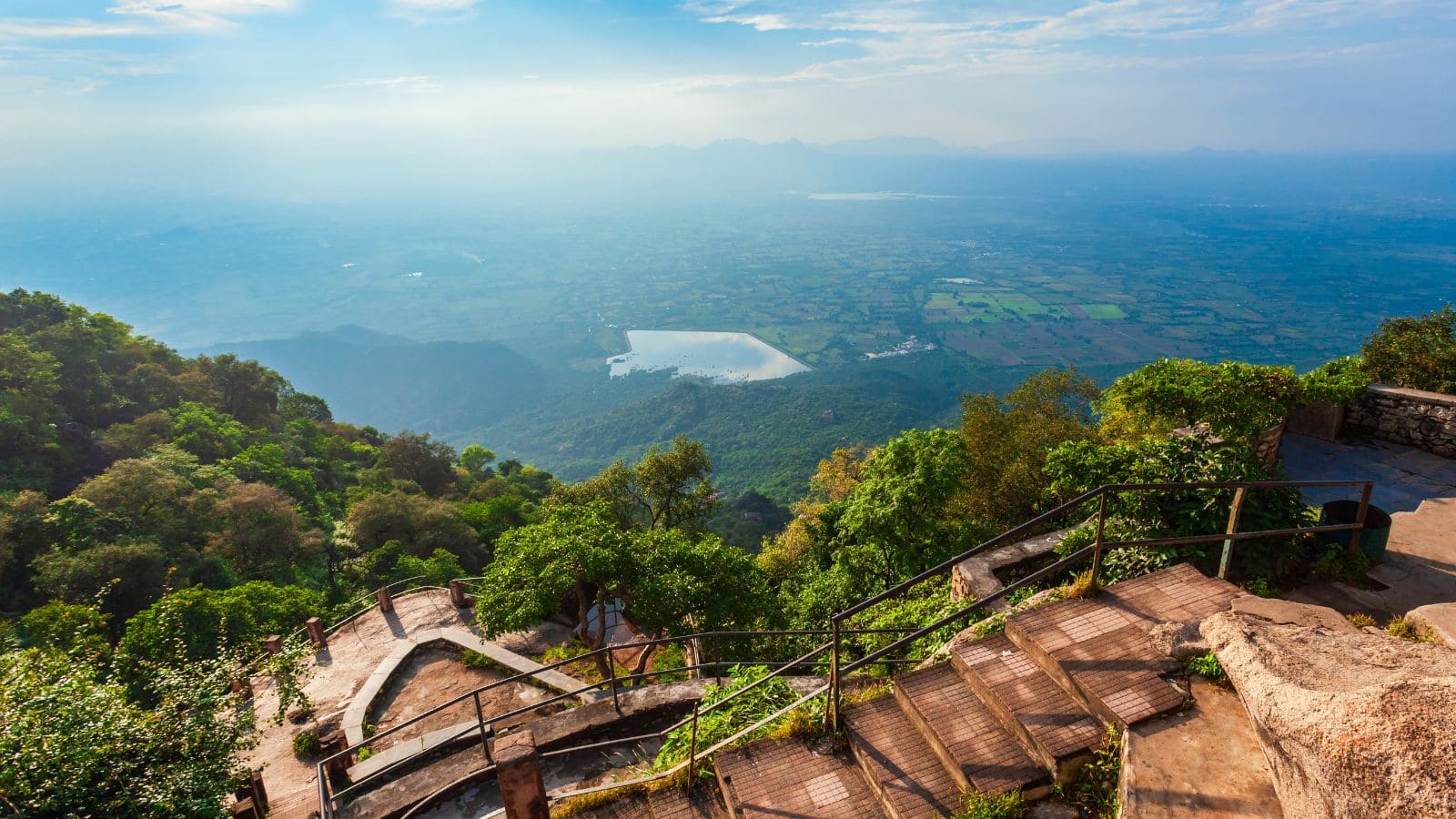 Summer Travel Tips: इस गर्मी घूमने का प्लान है? जानिए भारत की कुछ कम ...