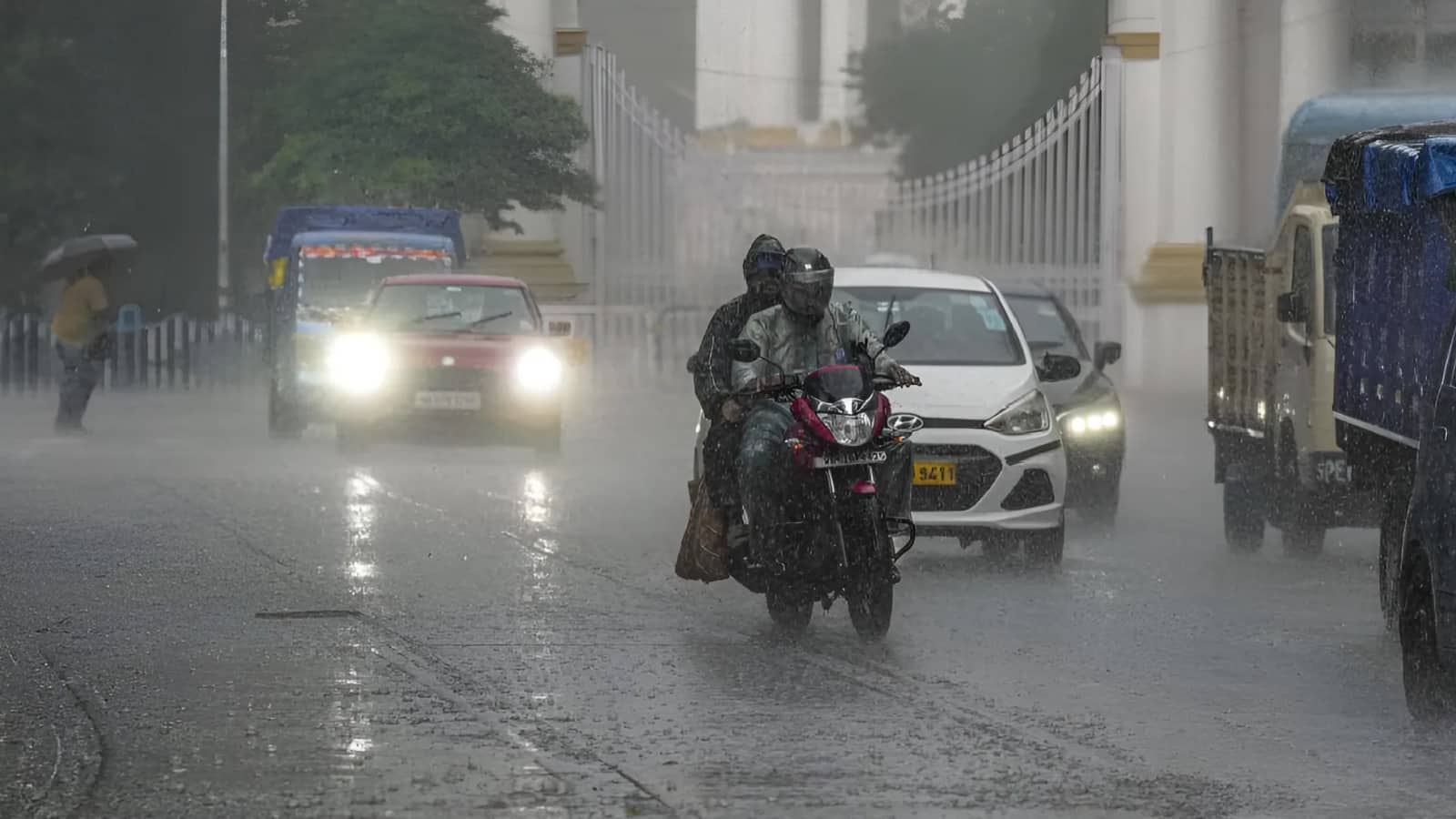 Delhi Weather Today: मंगलवार को मौसम में आए बदलाव के बाद, क्या आज फिर ...