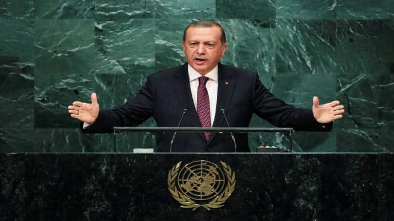 Turkey presidential election will go to runoff as Erdogan performs ...