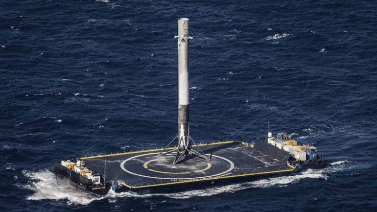 Here's how the launch of Elon Musk's 'most powerful rocket in the world ...
