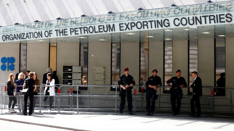 Iran says OPEC, allies to increase oil output by 500,000 bpd
