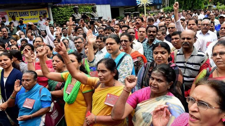 Bharat Bandh: Bank unions set to join all-India general strike on January 8
