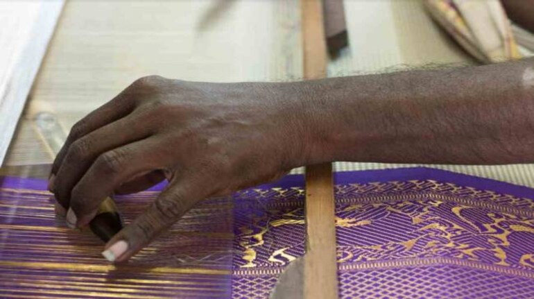 Fashionistas celebrate handloom, makes up for 70% of finished apparel