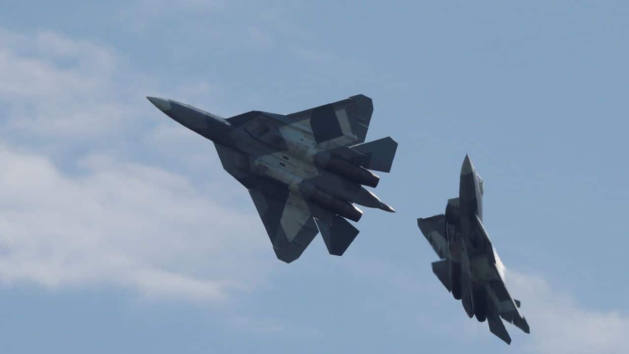2 US Navy fighter jets collide mid-air during air show demo in Idaho ...