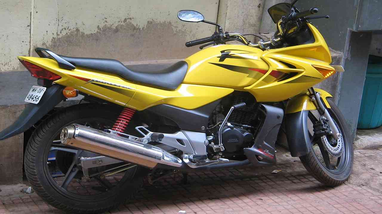 RX100, Roadking & the original Karizma: Motorcycles that fans would ...