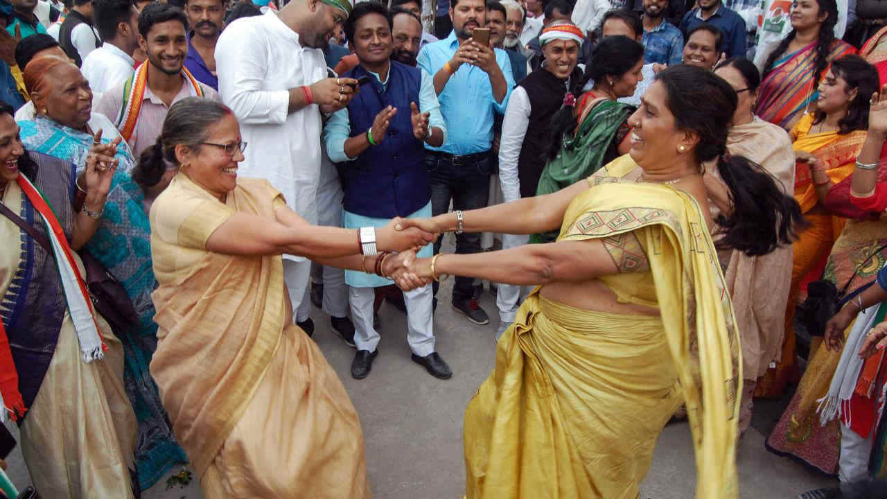 In pics | Congress workers celebrate thumping victory in Chhattisgharh ...
