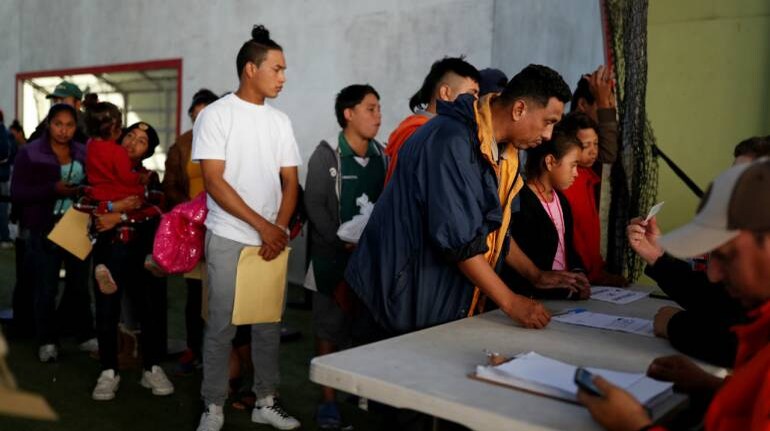 US Dept of Homeland Security requests 1,000 soldiers to manage migrant ...