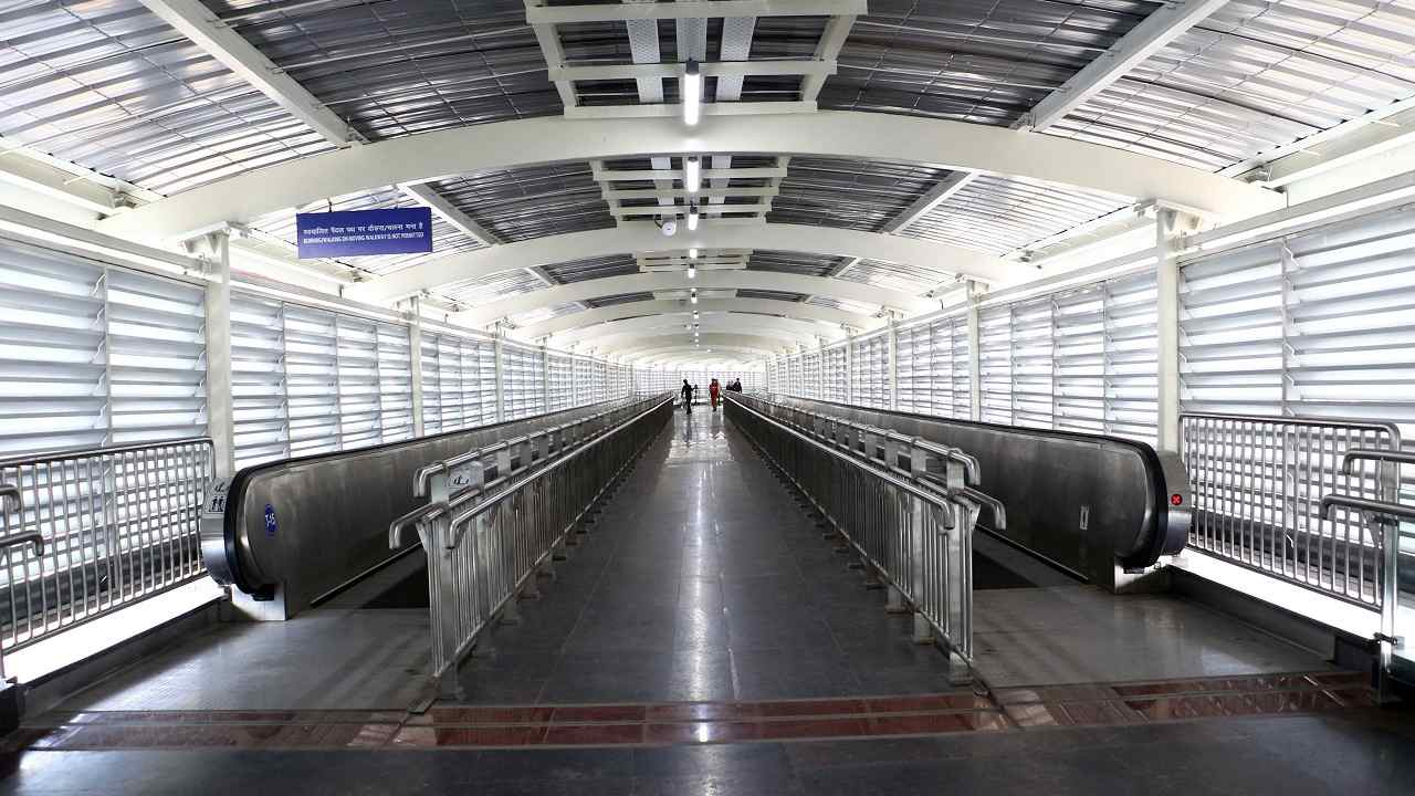 A look at Delhi Metro's newly-opened foot over bridge linking Airport ...