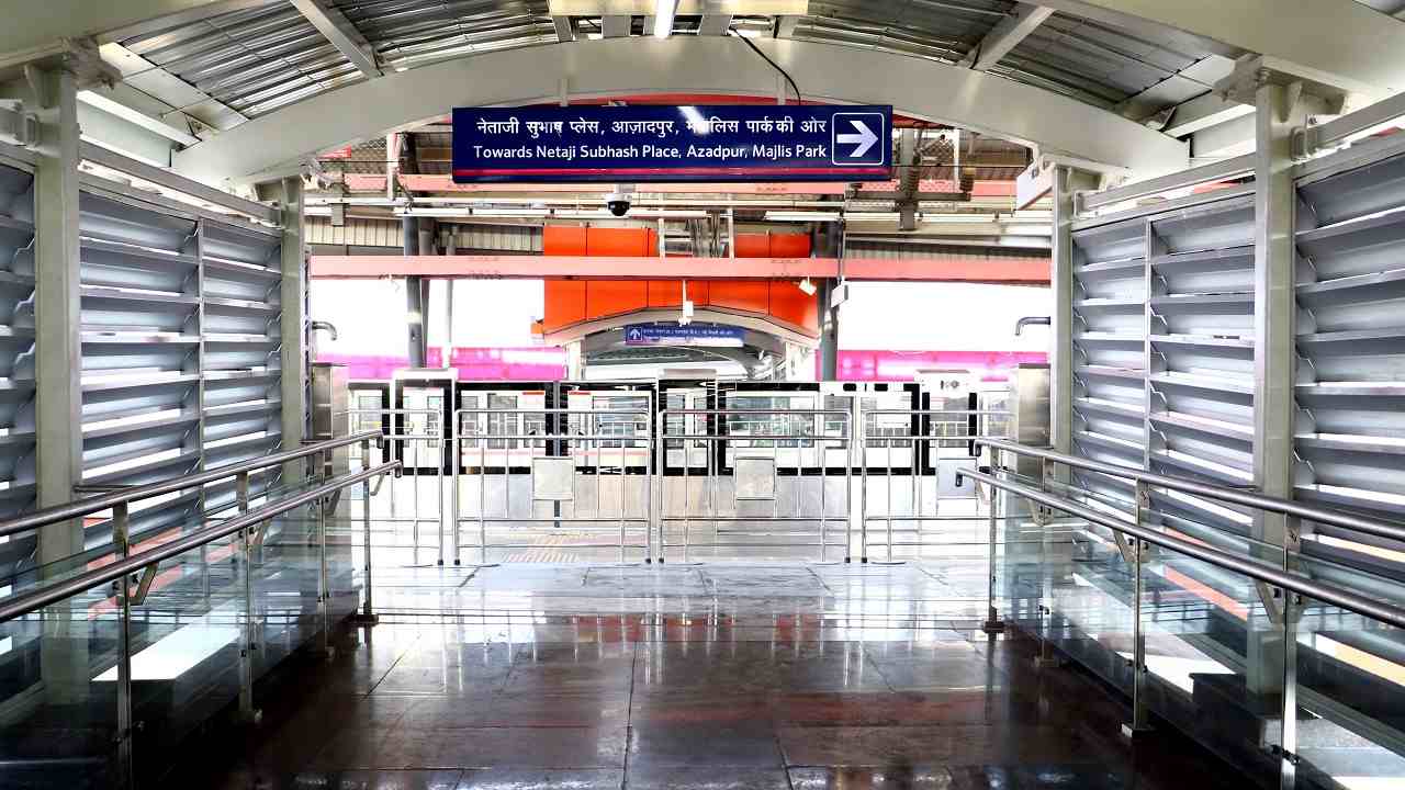 A look at Delhi Metro's newly-opened foot over bridge linking Airport ...