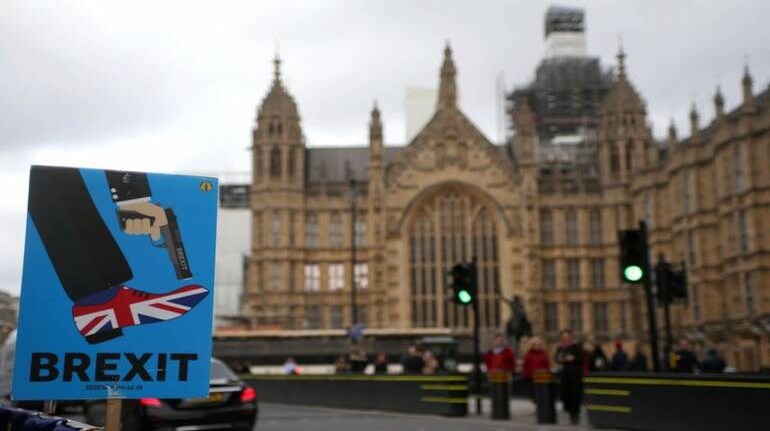 Britain faces food shortages in no-deal Brexit scenario, industry body says