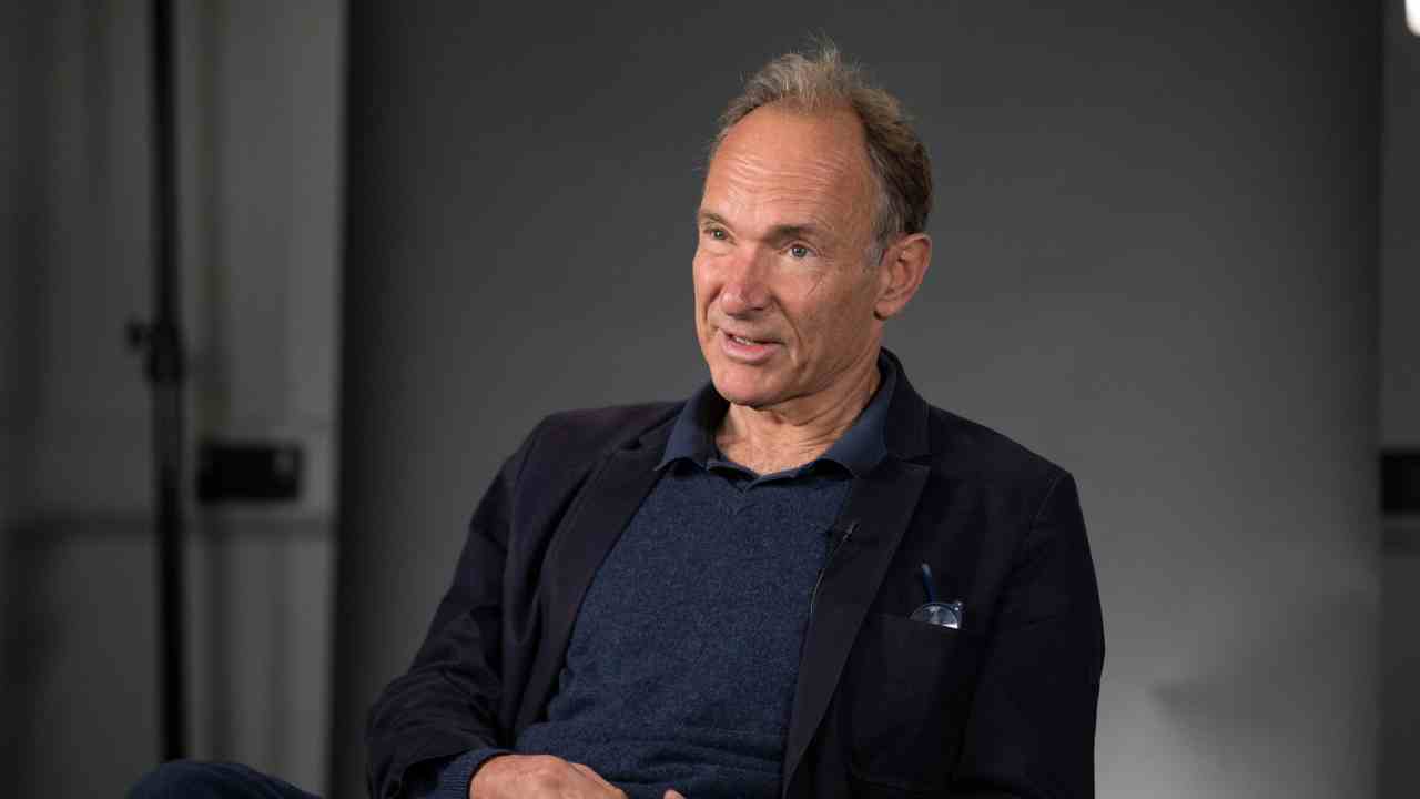 Do you know which was the first image on the web? These facts will ...