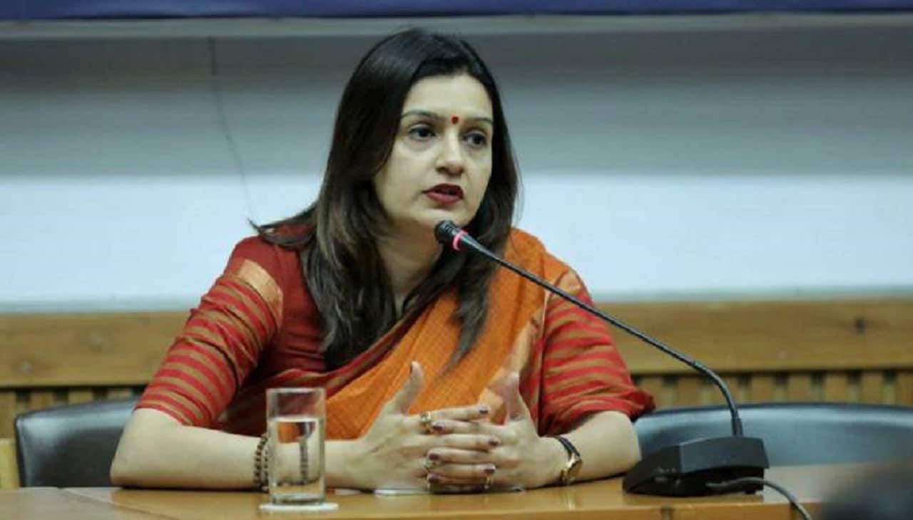'Mother-in-law smearing her dead daughter-in-law': Priyanka Chaturvedi ...