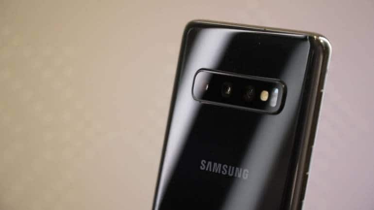 Samsung Galaxy S10 review: A powerful 'compact' flagship with a big screen