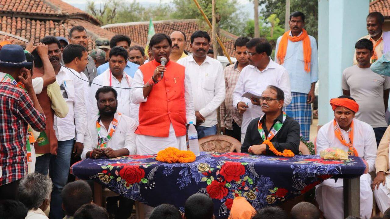 Union Minister and MP Arjun Munda loses Jharkhand''s Khunti seat by 1. ...