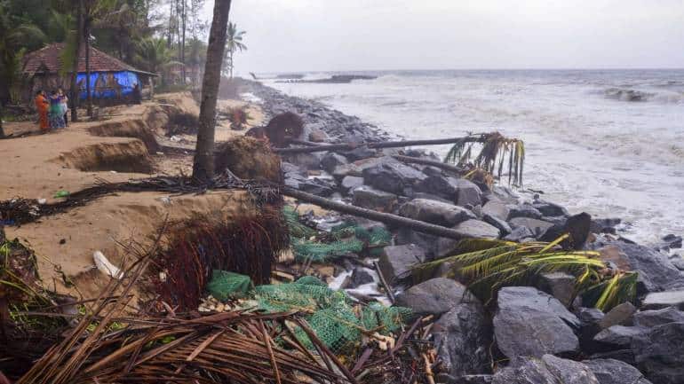 Cyclone Vayu begins skirting Saurashtra coast; alert continues