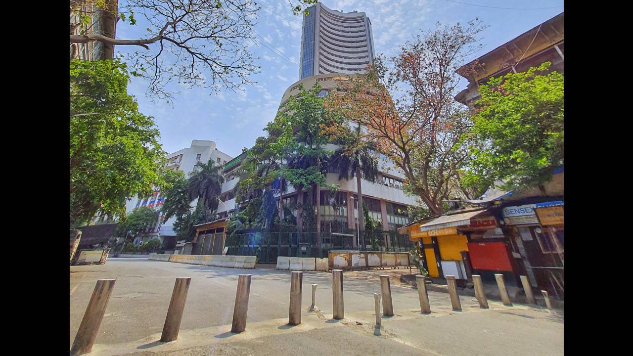 The eerie, unusual emptiness of Dalal Street sums up Mumbai lockdown ...
