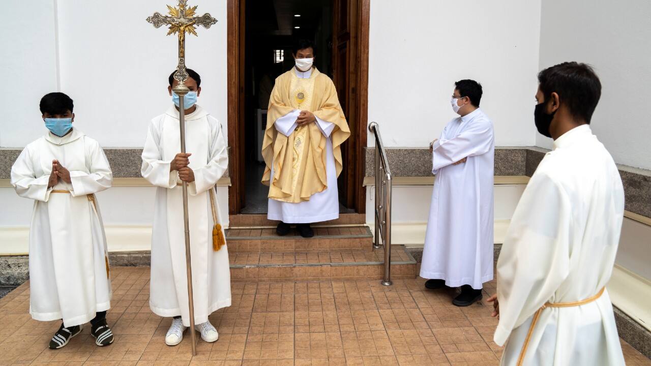In Pics | World celebrates Easter under the shadow of coronavirus ...