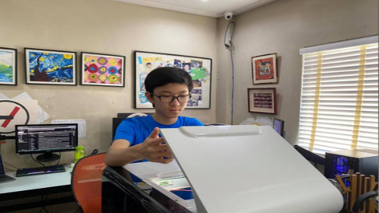 In Pics | Coronavirus pandemic: Filipino student uses home 3D printer ...