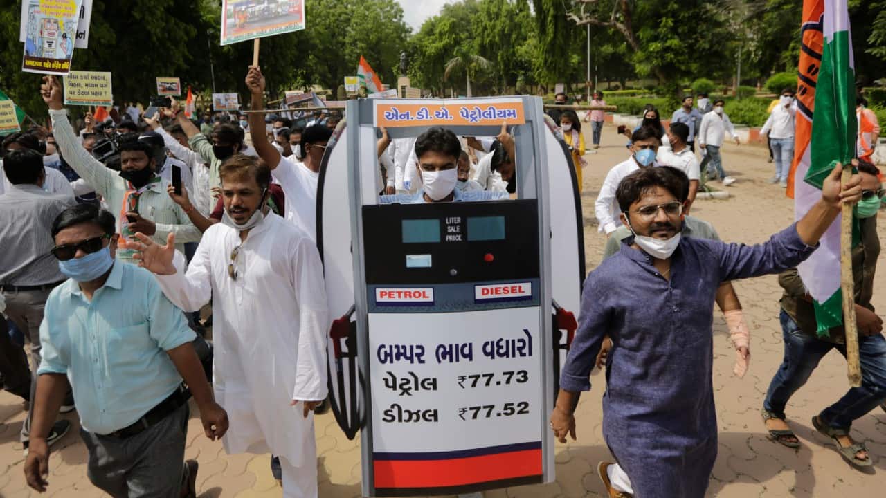 In Pics | Hike in fuel prices: Congress workers hold protests across ...