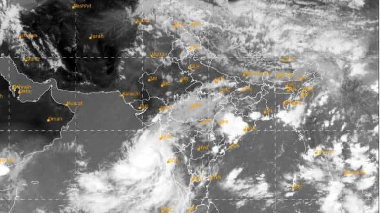 Cyclone Nisarga | Maharashtra CM Uddhav Thackeray visits cyclone-hit ...