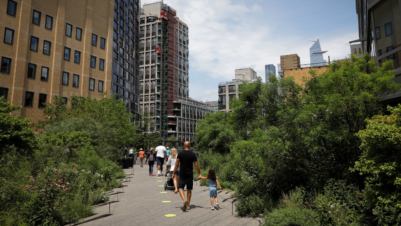 In pics | New Yorkers wander in Manhattan's High Line Park as it ...