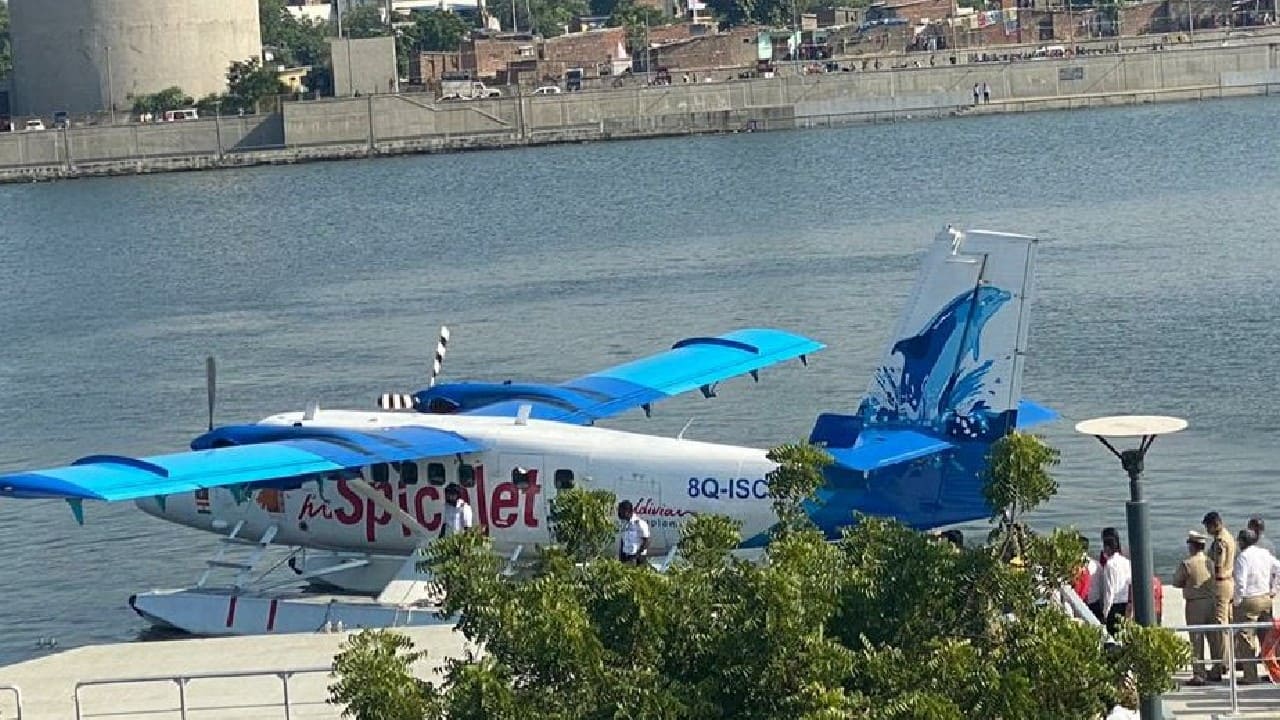 First-of-its-kind seaplane to connect Sabarmati with Statue of Unity ...
