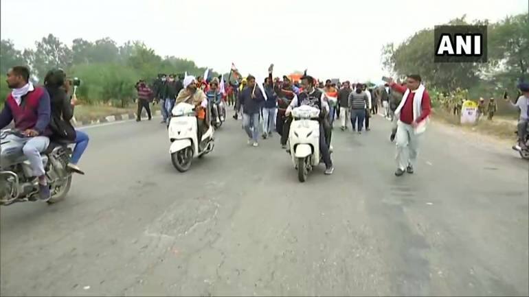 'Dilli Chalo' protest: Farmers from Punjab, Haryana gather to march to ...