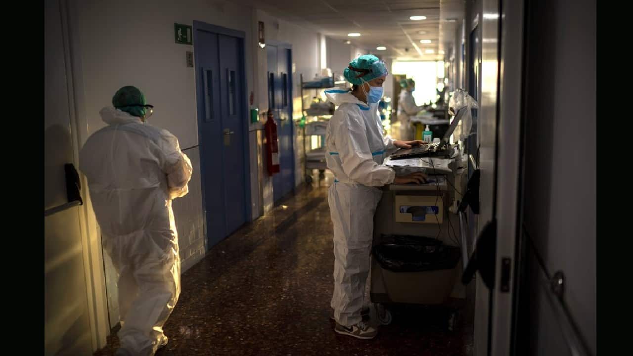 Spanish nurses witness grim solitude of COVID-19
