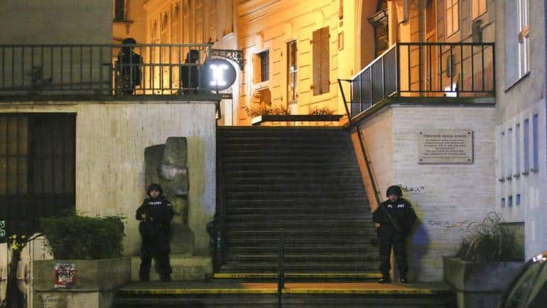5 dead in Vienna attack; assailant had previous conviction