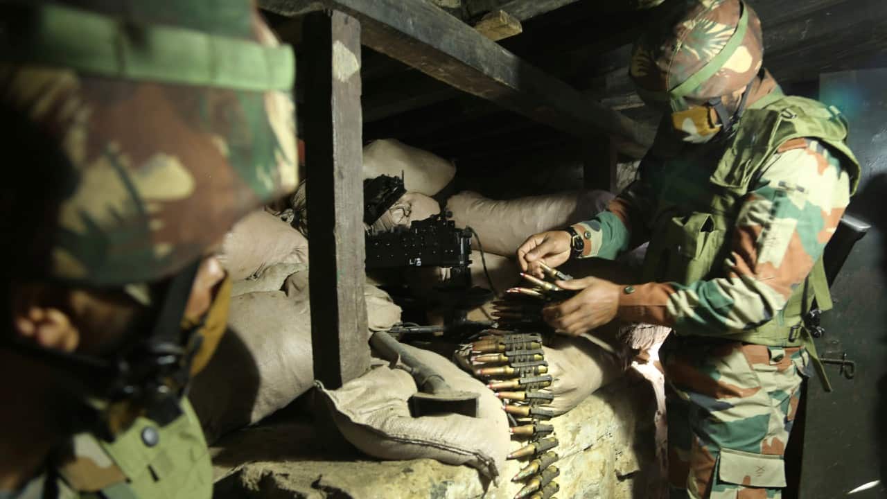 In Pictures: Indian Army soldiers conduct long-range patrolling along ...