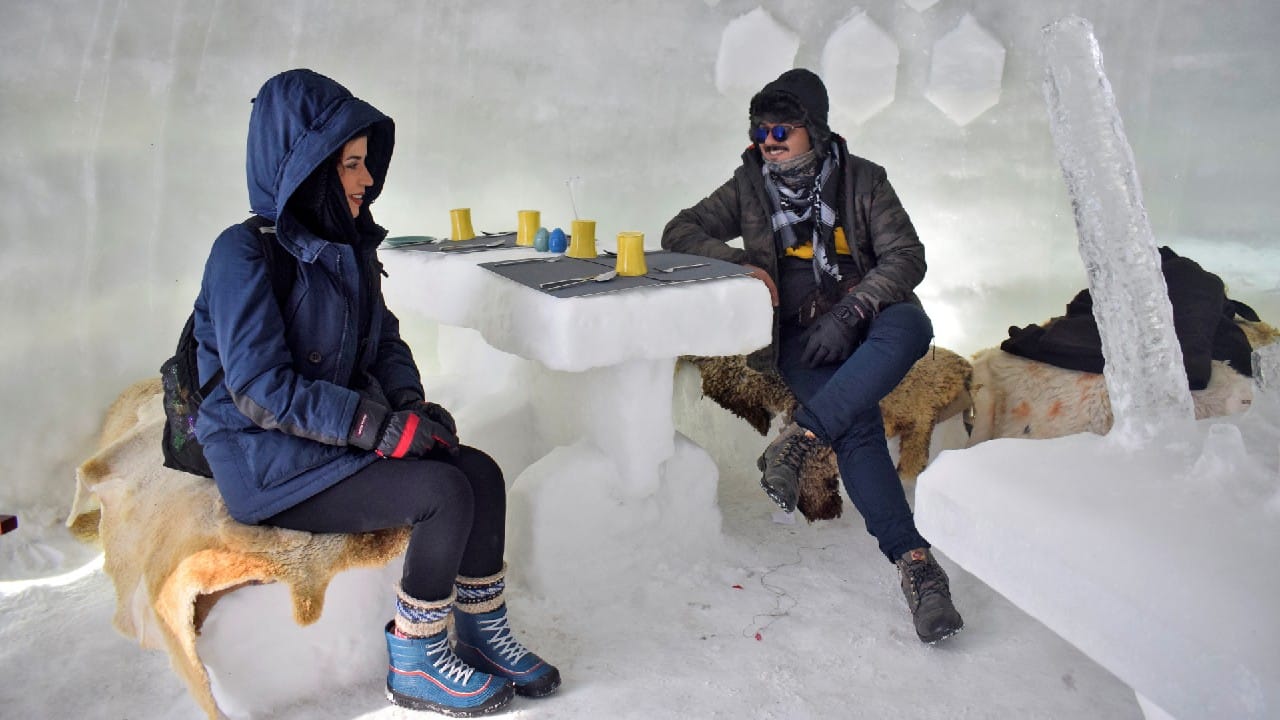 India's first Igloo Cafe opens in Kashmir's Gulmarg; here's a sneak ...
