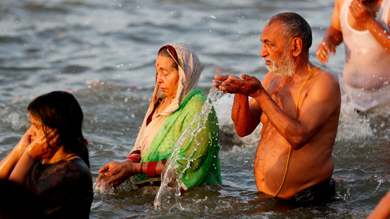 Hindus celebrate Maghi Purnima during annual traditional fair of 'Magh ...