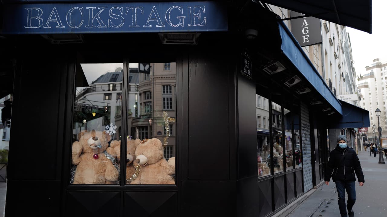 In Pics | Bookseller keeps Paris plush with teddy bears | Moneycontrol News