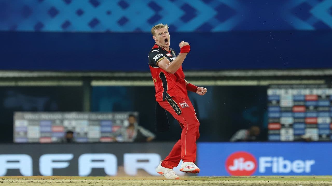 IPL 2021 Snapshots | RCB vs KKR: AB de Villiers' 76-run knock helps ...